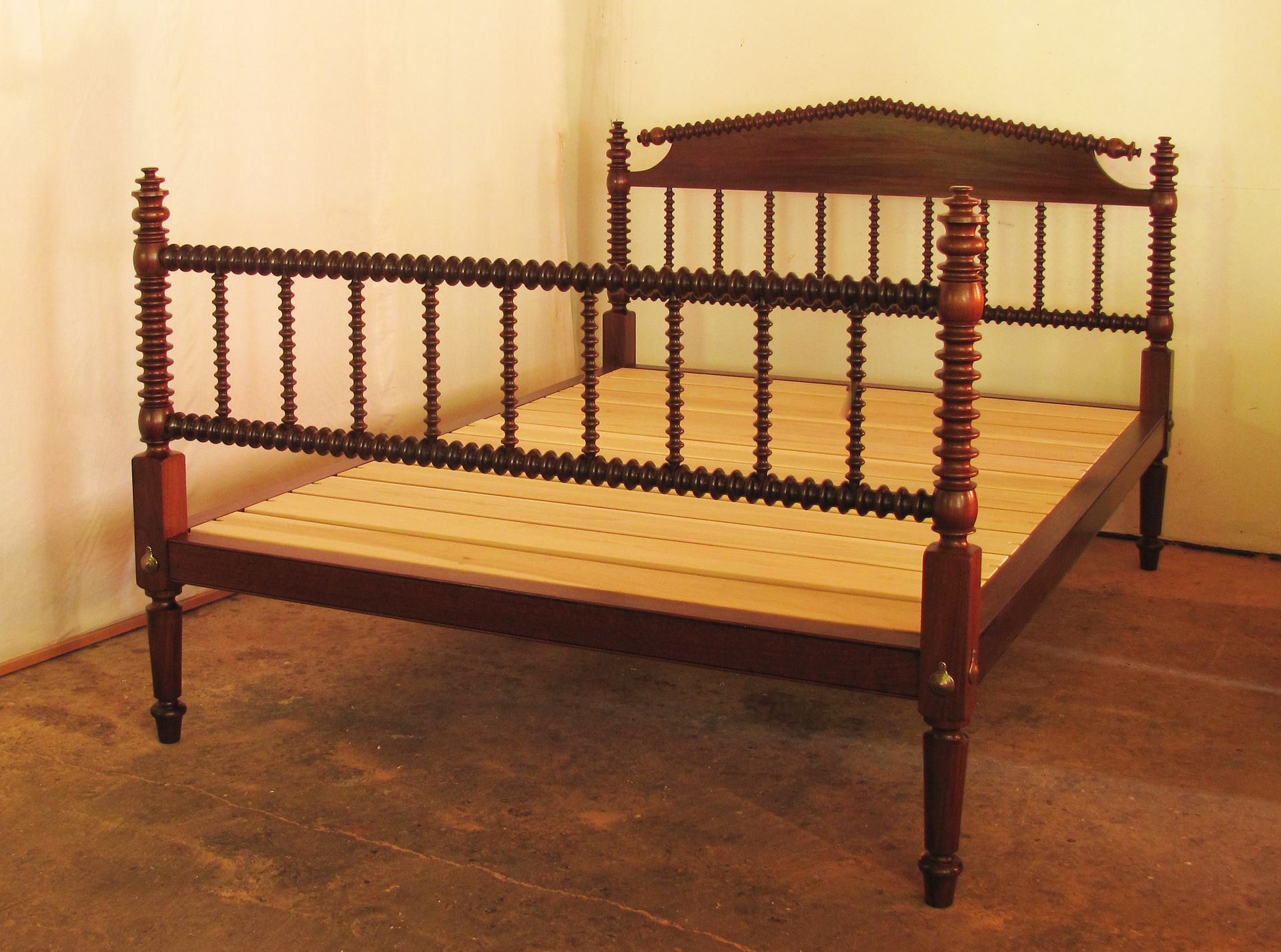 Spool Beds Maker Marketplace